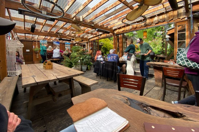 Best Restaurants in Yachats | Dining Out Near Overleaf Lodge & Spa